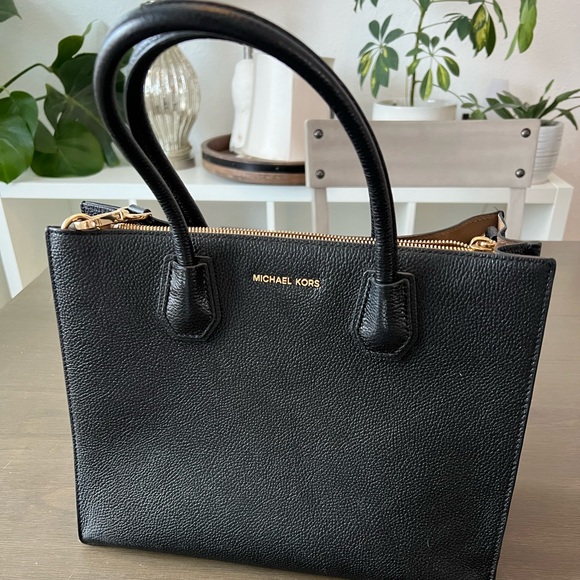 Michael Kors | Bags | Michael Kors Luxury Bag | Poshmark